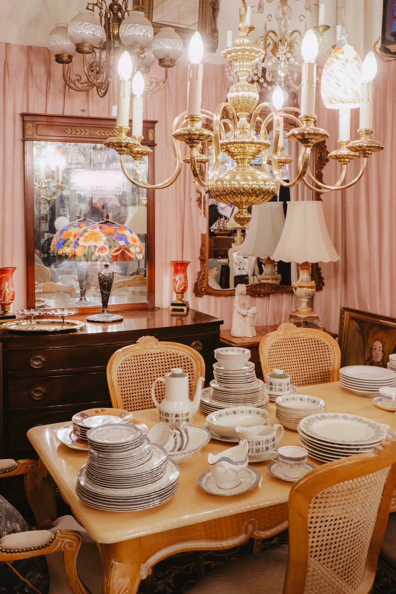 The Vintage Seeker A guide to Canada s antique malls flea markets and vintage collectives